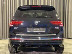 Black Volkswagen Tiguan Allspace 2018 in Marijampole, with an engine capacity of 1.97 L and mileage of 265 thousand km for 17950 €, photo 11 on AUTOMOTO.COM.LV