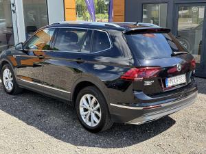 Black Volkswagen Tiguan Allspace 2018 in Kaunas, with an engine capacity of 2.00 L and mileage of 281 thousand km for 15750 €, photo 4 on AUTOMOTO.COM.LV