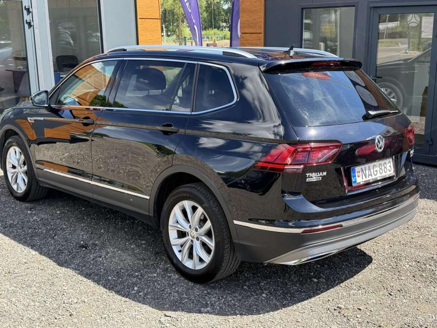 Black Volkswagen Tiguan Allspace 2018 in Kaunas, with an engine capacity of 2.00 L and mileage of 281 thousand km for 15750 €, photo 4 on AUTOMOTO.COM.LV