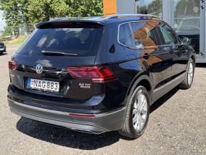Black Volkswagen Tiguan Allspace 2018 in Kaunas, with an engine capacity of 2.00 L and mileage of 281 thousand km for 15750 €, photo 8 on AUTOMOTO.COM.LV