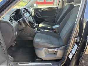 Black Volkswagen Tiguan Allspace 2018 in Kaunas, with an engine capacity of 2.00 L and mileage of 281 thousand km for 15750 €, photo 18 on AUTOMOTO.COM.LV
