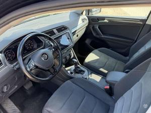 Black Volkswagen Tiguan Allspace 2018 in Kaunas, with an engine capacity of 2.00 L and mileage of 281 thousand km for 15750 €, photo 20 on AUTOMOTO.COM.LV