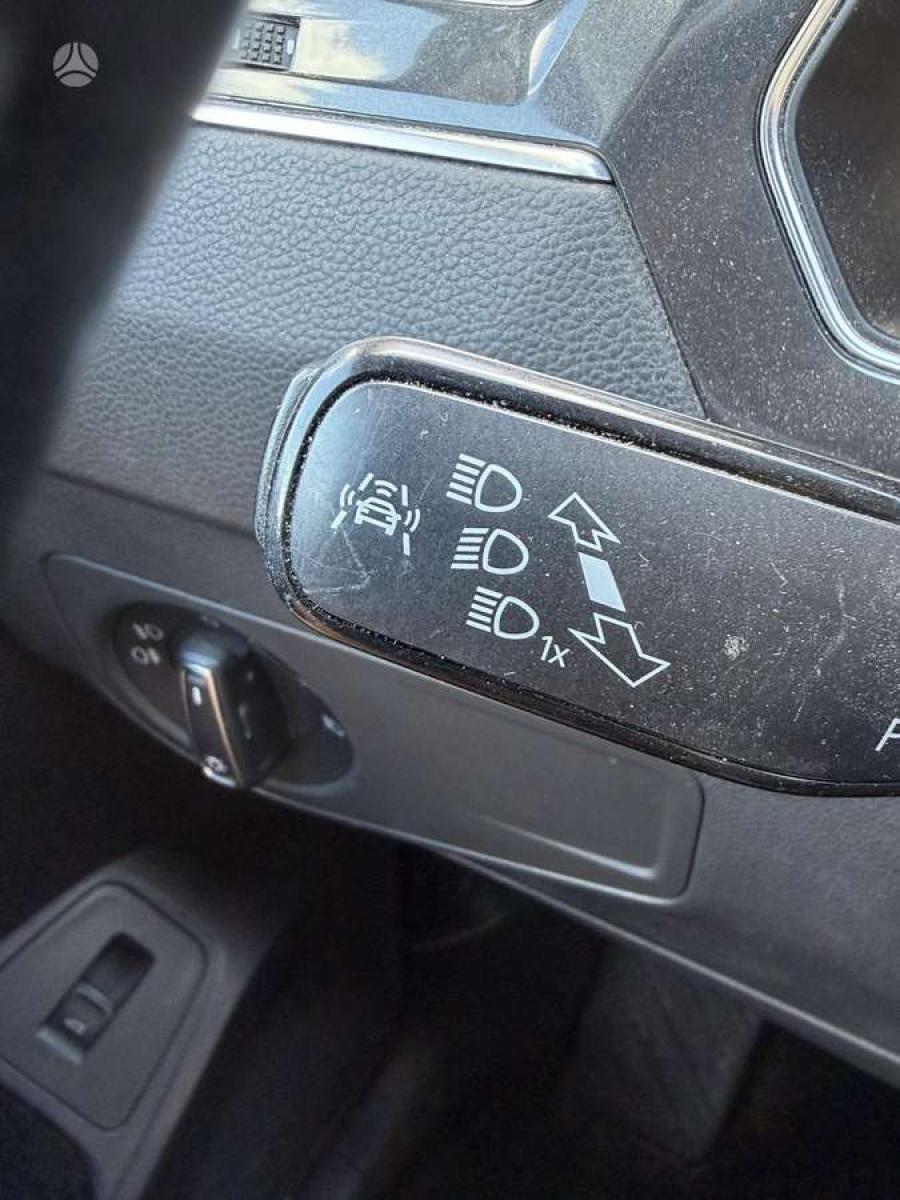 Black Volkswagen Tiguan Allspace 2018 in Kaunas, with an engine capacity of 2.00 L and mileage of 281 thousand km for 15750 €, photo 23 on AUTOMOTO.COM.LV