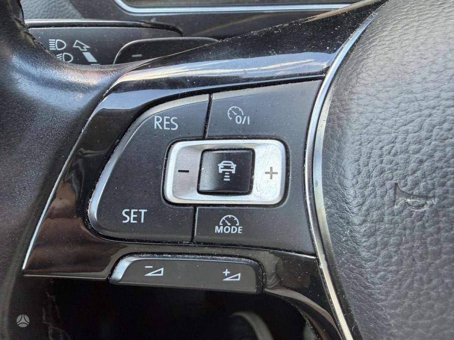 Black Volkswagen Tiguan Allspace 2018 in Kaunas, with an engine capacity of 2.00 L and mileage of 281 thousand km for 15750 €, photo 25 on AUTOMOTO.COM.LV