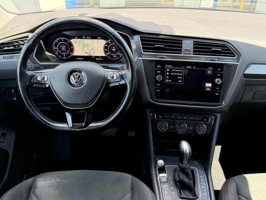 Black Volkswagen Tiguan Allspace 2018 in Kaunas, with an engine capacity of 2.00 L and mileage of 281 thousand km for 15750 €, photo 27 on AUTOMOTO.COM.LV