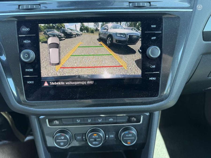 Black Volkswagen Tiguan Allspace 2018 in Kaunas, with an engine capacity of 2.00 L and mileage of 281 thousand km for 15750 €, photo 29 on AUTOMOTO.COM.LV
