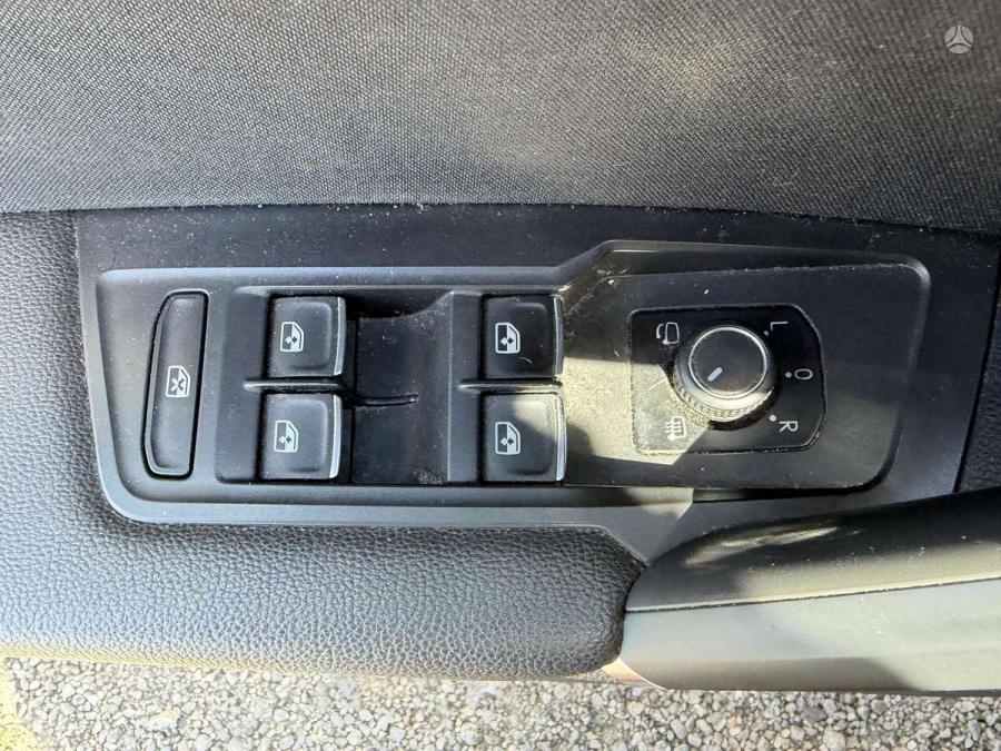 Black Volkswagen Tiguan Allspace 2018 in Kaunas, with an engine capacity of 2.00 L and mileage of 281 thousand km for 15750 €, photo 30 on AUTOMOTO.COM.LV