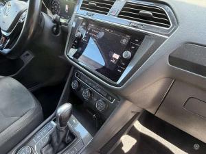 Black Volkswagen Tiguan Allspace 2018 in Kaunas, with an engine capacity of 2.00 L and mileage of 281 thousand km for 15750 €, photo 34 on AUTOMOTO.COM.LV