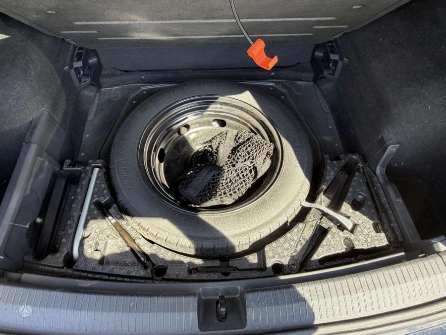 Black Volkswagen Tiguan Allspace 2018 in Kaunas, with an engine capacity of 2.00 L and mileage of 281 thousand km for 15750 €, photo 40 on AUTOMOTO.COM.LV