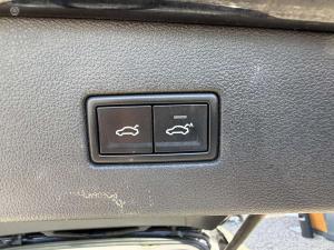 Black Volkswagen Tiguan Allspace 2018 in Kaunas, with an engine capacity of 2.00 L and mileage of 281 thousand km for 15750 €, photo 41 on AUTOMOTO.COM.LV