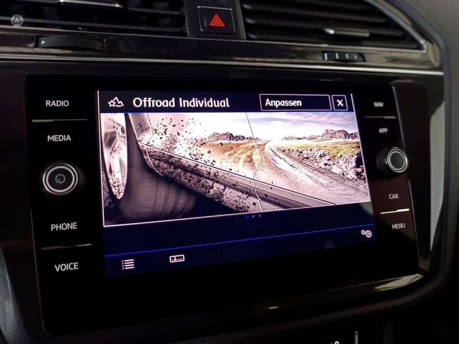 Black Volkswagen Tiguan Allspace 2018 in Utena, with an engine capacity of 1.97 L and mileage of 315 thousand km for 17950 €, photo 3 on AUTOMOTO.COM.LV