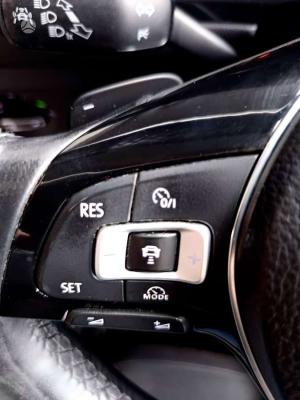 Black Volkswagen Tiguan Allspace 2018 in Utena, with an engine capacity of 1.97 L and mileage of 315 thousand km for 17950 €, photo 5 on AUTOMOTO.COM.LV