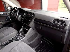 Black Volkswagen Tiguan Allspace 2018 in Utena, with an engine capacity of 1.97 L and mileage of 315 thousand km for 17950 €, photo 13 on AUTOMOTO.COM.LV