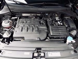Black Volkswagen Tiguan Allspace 2018 in Utena, with an engine capacity of 1.97 L and mileage of 315 thousand km for 17950 €, photo 38 on AUTOMOTO.COM.LV