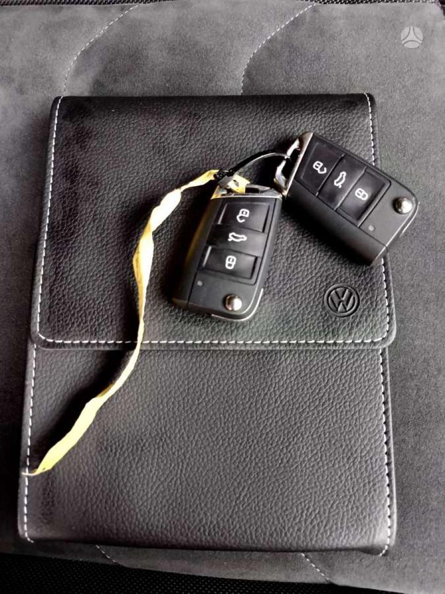 Black Volkswagen Tiguan Allspace 2018 in Utena, with an engine capacity of 1.97 L and mileage of 315 thousand km for 17950 €, photo 40 on AUTOMOTO.COM.LV
