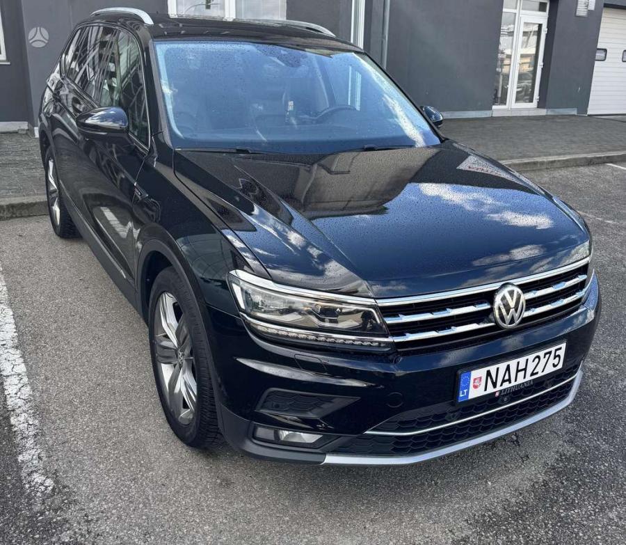 Черный Фольксваген Tiguan Allspace 2018 в Науйойи-Акмяне, объемом двигателя 1.97 л и пробегом 317 тыс. км за 16000 €, фото 1 на AUTOMOTO.COM.LV