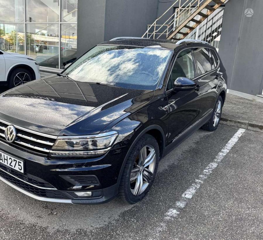 Черный Фольксваген Tiguan Allspace 2018 в Науйойи-Акмяне, объемом двигателя 1.97 л и пробегом 317 тыс. км за 16000 €, фото 3 на AUTOMOTO.COM.LV