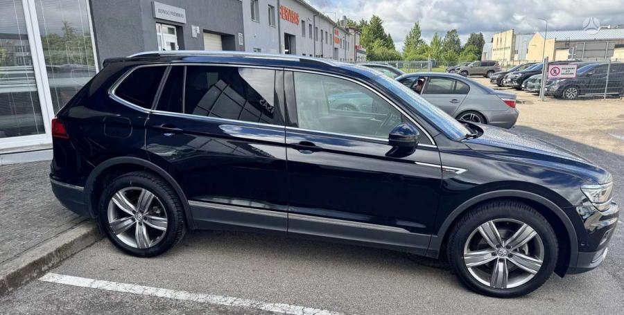 Черный Фольксваген Tiguan Allspace 2018 в Науйойи-Акмяне, объемом двигателя 1.97 л и пробегом 317 тыс. км за 16000 €, фото 5 на AUTOMOTO.COM.LV