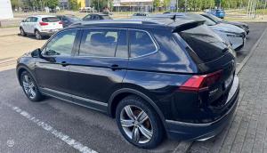 Черный Фольксваген Tiguan Allspace 2018 в Науйойи-Акмяне, объемом двигателя 1.97 л и пробегом 317 тыс. км за 16000 €, фото 6 на AUTOMOTO.COM.LV