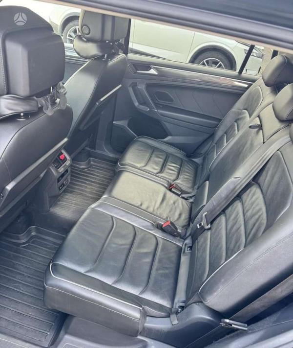Черный Фольксваген Tiguan Allspace 2018 в Науйойи-Акмяне, объемом двигателя 1.97 л и пробегом 317 тыс. км за 16000 €, фото 7 на AUTOMOTO.COM.LV