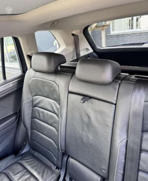Черный Фольксваген Tiguan Allspace 2018 в Науйойи-Акмяне, объемом двигателя 1.97 л и пробегом 317 тыс. км за 16000 €, фото 9 на AUTOMOTO.COM.LV