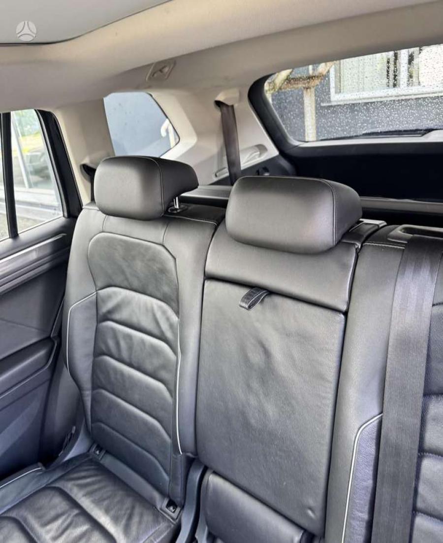 Черный Фольксваген Tiguan Allspace 2018 в Науйойи-Акмяне, объемом двигателя 1.97 л и пробегом 317 тыс. км за 16000 €, фото 9 на AUTOMOTO.COM.LV