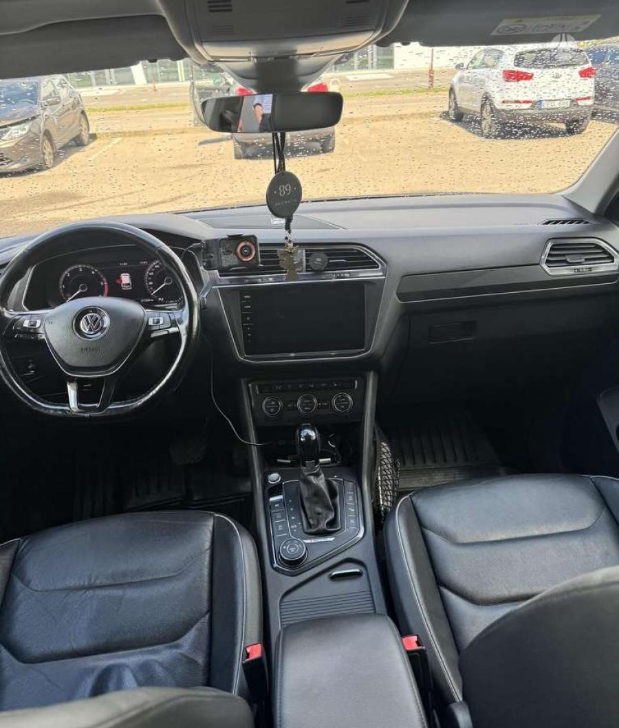 Черный Фольксваген Tiguan Allspace 2018 в Науйойи-Акмяне, объемом двигателя 1.97 л и пробегом 317 тыс. км за 16000 €, фото 11 на AUTOMOTO.COM.LV