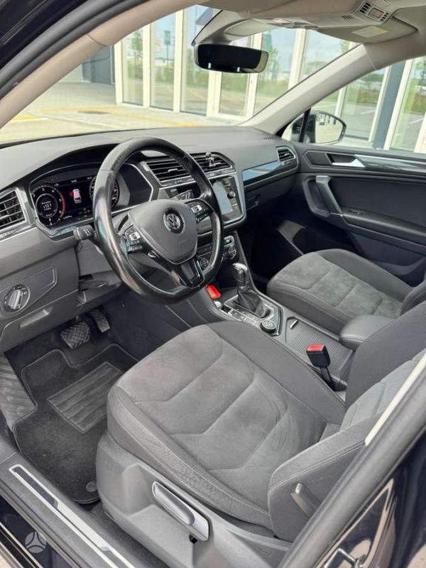 Melns Volkswagen Tiguan Allspace 2019 Viļņa, ar dzinēja tilpumu 1.97 L un nobraukumu 280 tūkst. km par 15500 €, foto 7 vietnē AUTOMOTO.COM.LV