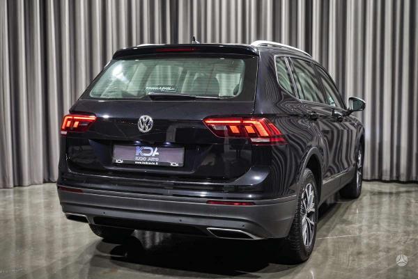 Black Volkswagen Tiguan Allspace 2019 in Marijampole, with an engine capacity of 1.97 L and mileage of 200 thousand km for 16450 €, photo 11 on AUTOMOTO.COM.LV