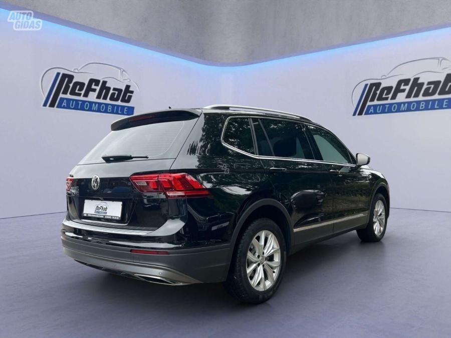 Black Volkswagen Tiguan Allspace 2019 in Kaunas, with an engine capacity of 2.00 L and mileage of 74 thousand km for 29507 €, photo 5 on AUTOMOTO.COM.LV