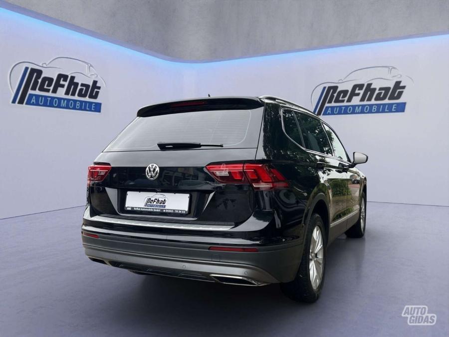 Black Volkswagen Tiguan Allspace 2019 in Kaunas, with an engine capacity of 2.00 L and mileage of 74 thousand km for 29507 €, photo 6 on AUTOMOTO.COM.LV