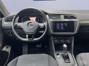 Black Volkswagen Tiguan Allspace 2019 in Kaunas, with an engine capacity of 2.00 L and mileage of 74 thousand km for 29507 €, photo 11 on AUTOMOTO.COM.LV