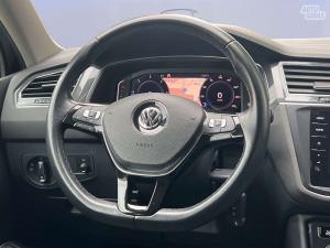 Black Volkswagen Tiguan Allspace 2019 in Kaunas, with an engine capacity of 2.00 L and mileage of 74 thousand km for 29507 €, photo 13 on AUTOMOTO.COM.LV