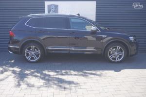 Melns Volkswagen Tiguan Allspace 2019 Kauņa, ar dzinēja tilpumu 2.00 L un nobraukumu 95 tūkst. km par 32690 €, foto 5 vietnē AUTOMOTO.COM.LV