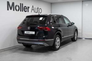Black Volkswagen Tiguan Allspace 2019 in Vilnius, with an engine capacity of 2.00 L and mileage of 167 thousand km for 21900 €, photo 4 on AUTOMOTO.COM.LV