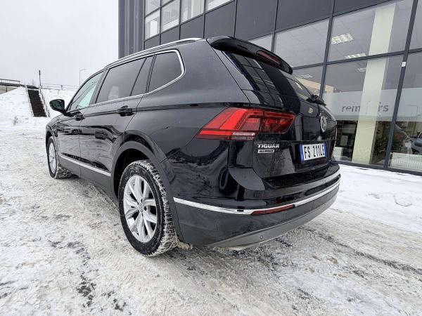 Melns Volkswagen Tiguan Allspace 2019 Viļņa, ar dzinēja tilpumu 1.97 L un nobraukumu 281 tūkst. km par 15900 €, foto 4 vietnē AUTOMOTO.COM.LV