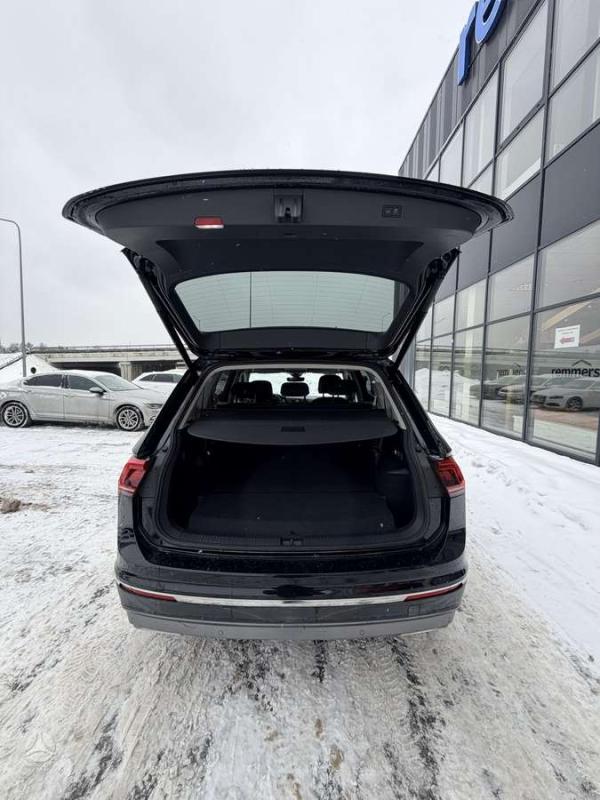 Melns Volkswagen Tiguan Allspace 2019 Viļņa, ar dzinēja tilpumu 1.97 L un nobraukumu 281 tūkst. km par 15900 €, foto 6 vietnē AUTOMOTO.COM.LV