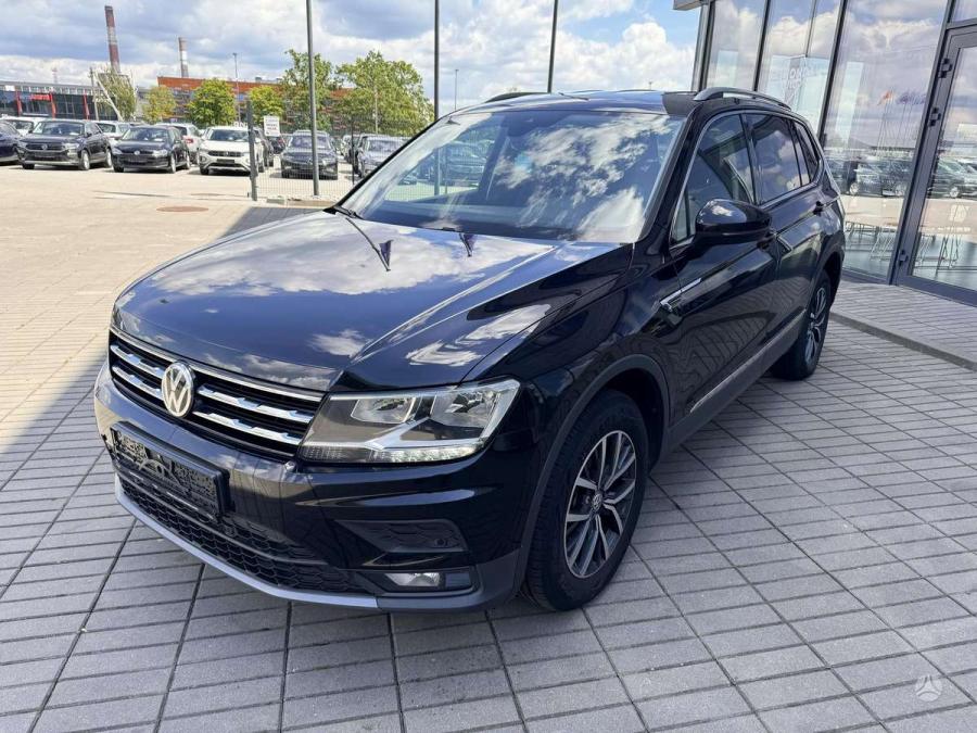 Melns Volkswagen Tiguan Allspace 2019 Kauņa, ar dzinēja tilpumu 1.50 L un nobraukumu 217 tūkst. km par 16200 €, foto 1 vietnē AUTOMOTO.COM.LV