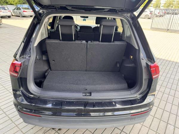 Black Volkswagen Tiguan Allspace 2019 in Kaunas, with an engine capacity of 1.50 L and mileage of 217 thousand km for 16200 €, photo 6 on AUTOMOTO.COM.LV
