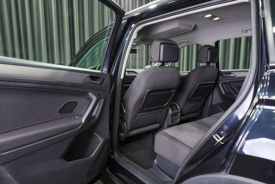 Melns Volkswagen Tiguan Allspace 2019 Marijampole, ar dzinēja tilpumu 1.97 L un nobraukumu 200 tūkst. km par 14950 €, foto 41 vietnē AUTOMOTO.COM.LV