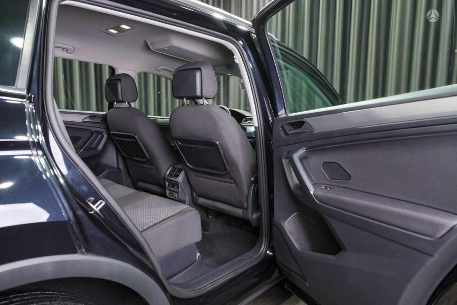 Melns Volkswagen Tiguan Allspace 2019 Marijampole, ar dzinēja tilpumu 1.97 L un nobraukumu 200 tūkst. km par 14950 €, foto 47 vietnē AUTOMOTO.COM.LV