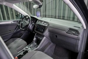 Melns Volkswagen Tiguan Allspace 2019 Marijampole, ar dzinēja tilpumu 1.97 L un nobraukumu 200 tūkst. km par 14950 €, foto 55 vietnē AUTOMOTO.COM.LV