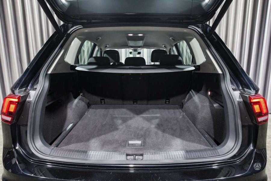 Melns Volkswagen Tiguan Allspace 2019 Marijampole, ar dzinēja tilpumu 1.97 L un nobraukumu 200 tūkst. km par 14950 €, foto 13 vietnē AUTOMOTO.COM.LV