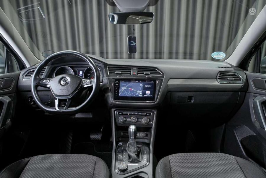 Melns Volkswagen Tiguan Allspace 2019 Marijampole, ar dzinēja tilpumu 1.97 L un nobraukumu 200 tūkst. km par 14950 €, foto 18 vietnē AUTOMOTO.COM.LV