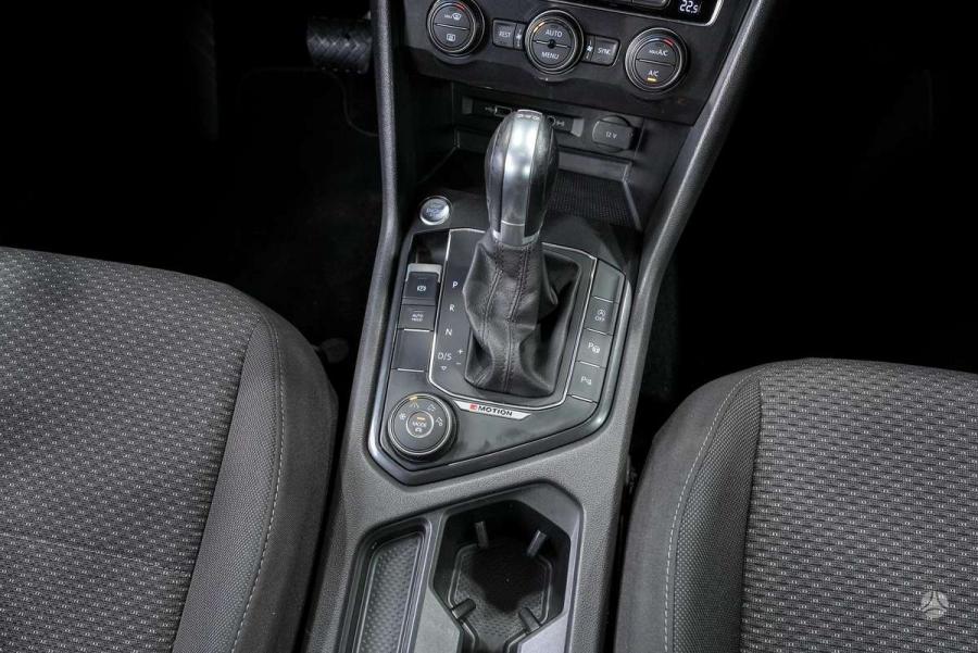 Melns Volkswagen Tiguan Allspace 2019 Marijampole, ar dzinēja tilpumu 1.97 L un nobraukumu 200 tūkst. km par 14950 €, foto 26 vietnē AUTOMOTO.COM.LV