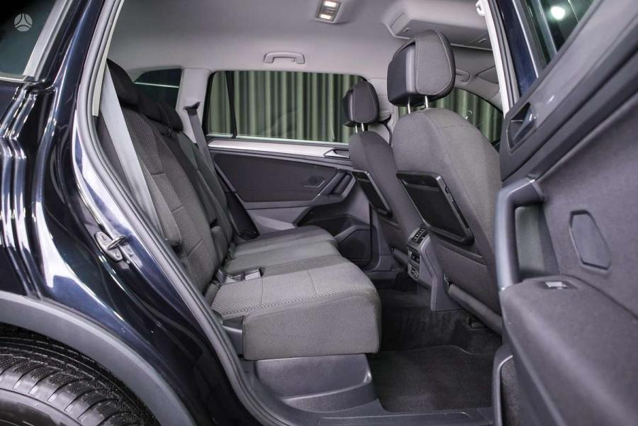 Melns Volkswagen Tiguan Allspace 2019 Marijampole, ar dzinēja tilpumu 1.97 L un nobraukumu 200 tūkst. km par 14950 €, foto 50 vietnē AUTOMOTO.COM.LV