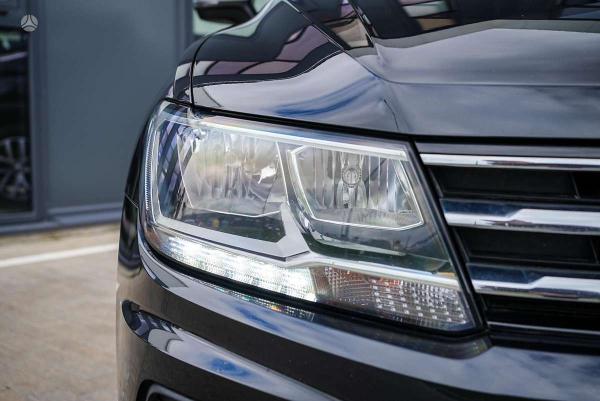 Melns Volkswagen Tiguan Allspace 2019 Kauņa, ar dzinēja tilpumu 1.97 L un nobraukumu 200 tūkst. km par 14950 €, foto 6 vietnē AUTOMOTO.COM.LV