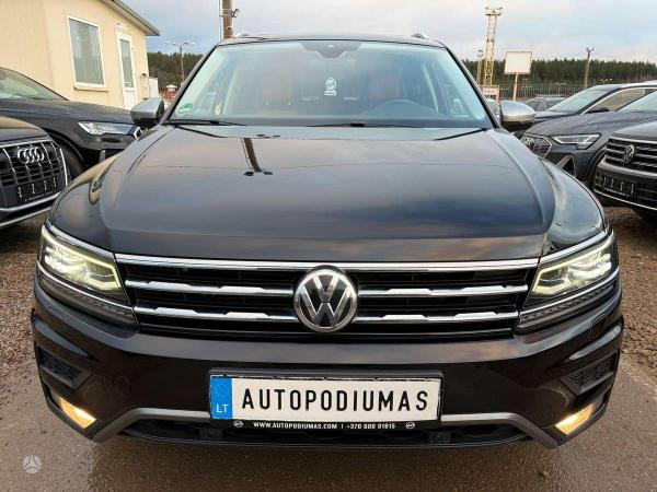 Black Volkswagen Tiguan Allspace 2020 in Vilnius, with an engine capacity of 1.97 L and mileage of 197 thousand km for 20900 €, photo 3 on AUTOMOTO.COM.LV