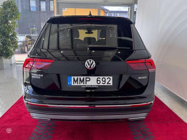Melns Volkswagen Tiguan Allspace 2020 Šauļi, ar dzinēja tilpumu 1.97 L un nobraukumu 198 tūkst. km par 19600 €, foto 7 vietnē AUTOMOTO.COM.LV
