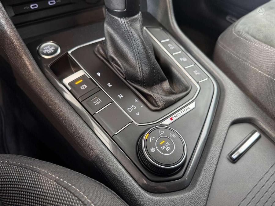Melns Volkswagen Tiguan Allspace 2020 Šauļi, ar dzinēja tilpumu 1.97 L un nobraukumu 198 tūkst. km par 19600 €, foto 23 vietnē AUTOMOTO.COM.LV